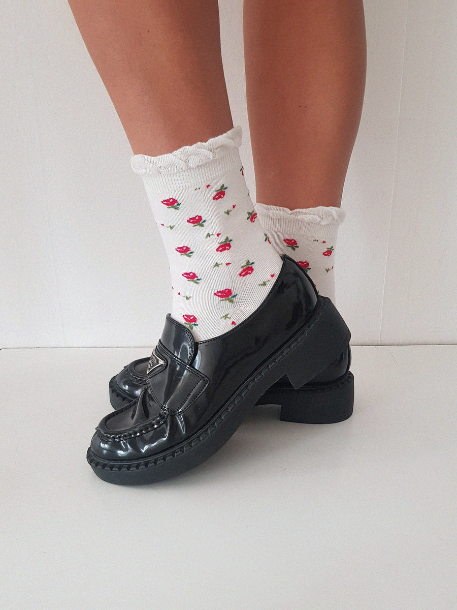 WHITE SOCKS // rose – tricirculo