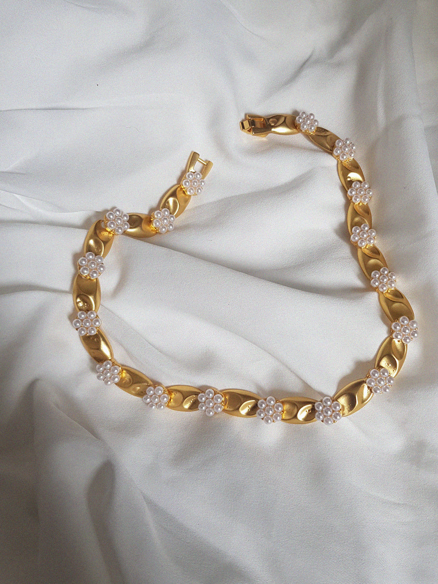 GOLD NECKLACE // II – tricirculo