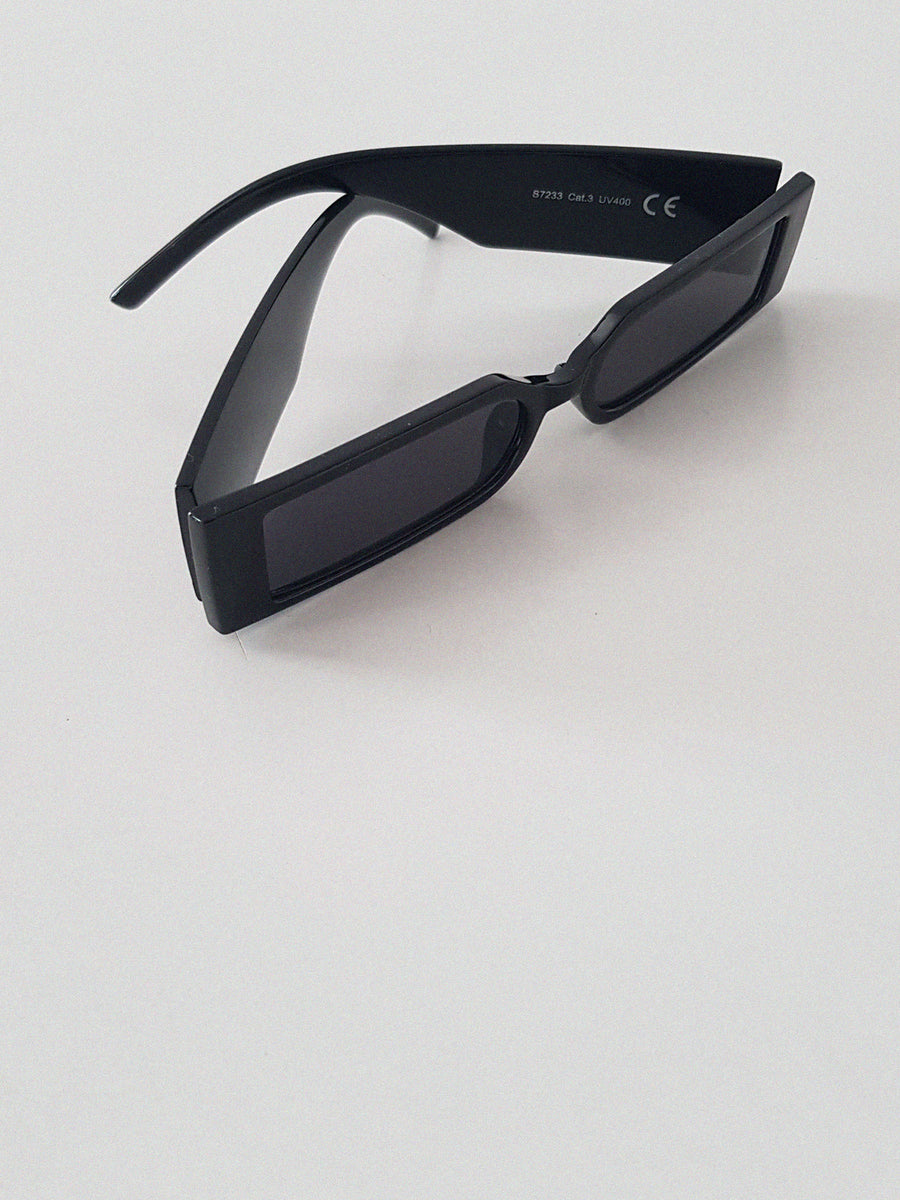 BLACK SUNNIES – tricirculo
