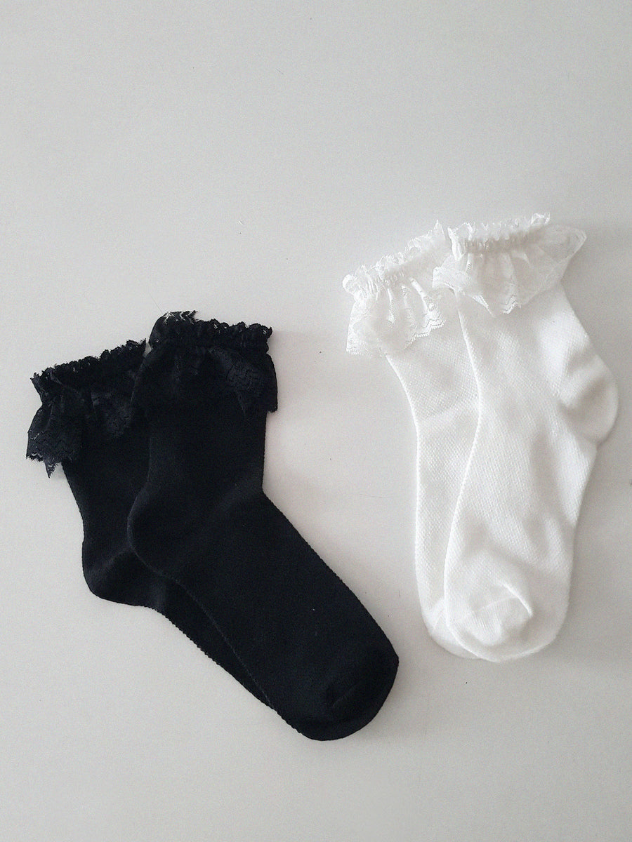 WHITE SOCKS – tricirculo